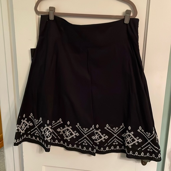 Apostrophe | Skirts | Nwt Womens Apostrophe Skirt Embroidered Pattern ...